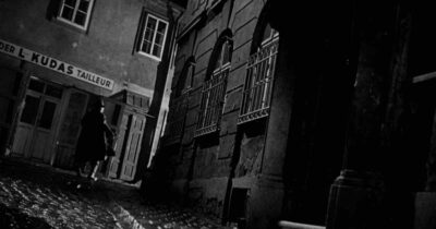 Dutch Angle Shot Explained: 8 Brilliant Examples, Uses – Flickside